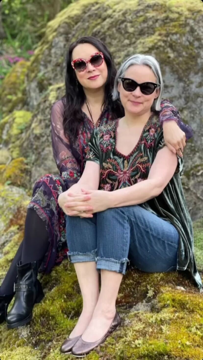 Jennifer Tilly: A Fantastic Tilly Story with Kassidy Watson-Perry ...